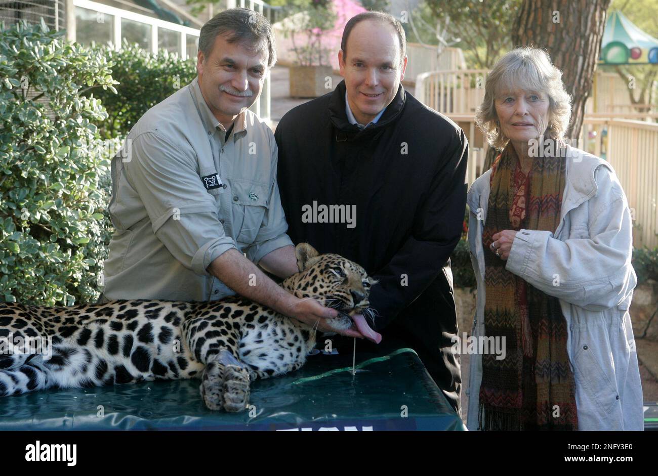 ** OUTTAKE ** Prince Albert II of Monaco, center, with English ...