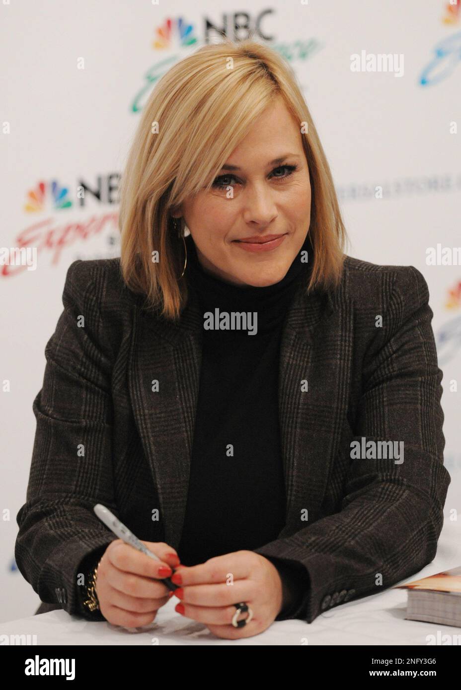 Actress Patricia Arquette makes an appearance to sign autographs and ...