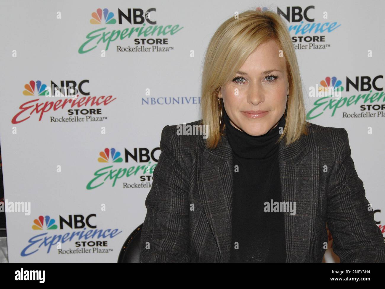 Actress Patricia Arquette makes an appearance to sign autographs and ...