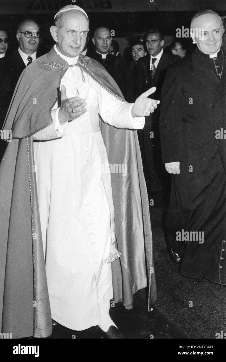 Undated photo of Pope Paul VI, left, and Bishop Giovanni Benelli, Vatican deputy secretary of ...