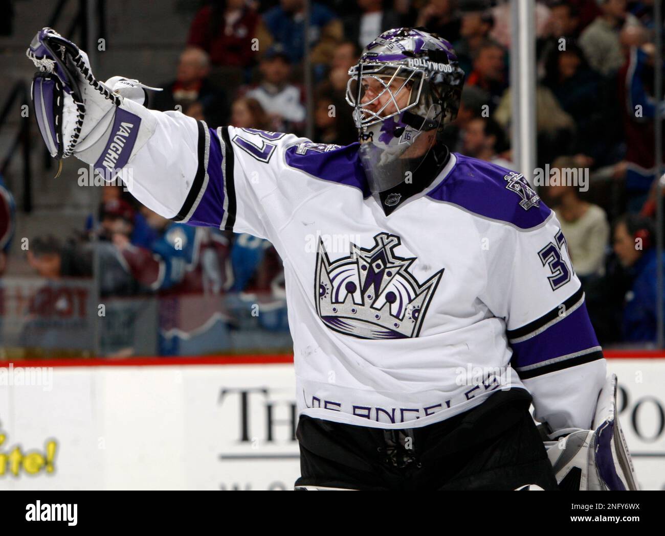Los Angeles Kings goalie Jean-Sebastien Aubin gestures to bench during ...