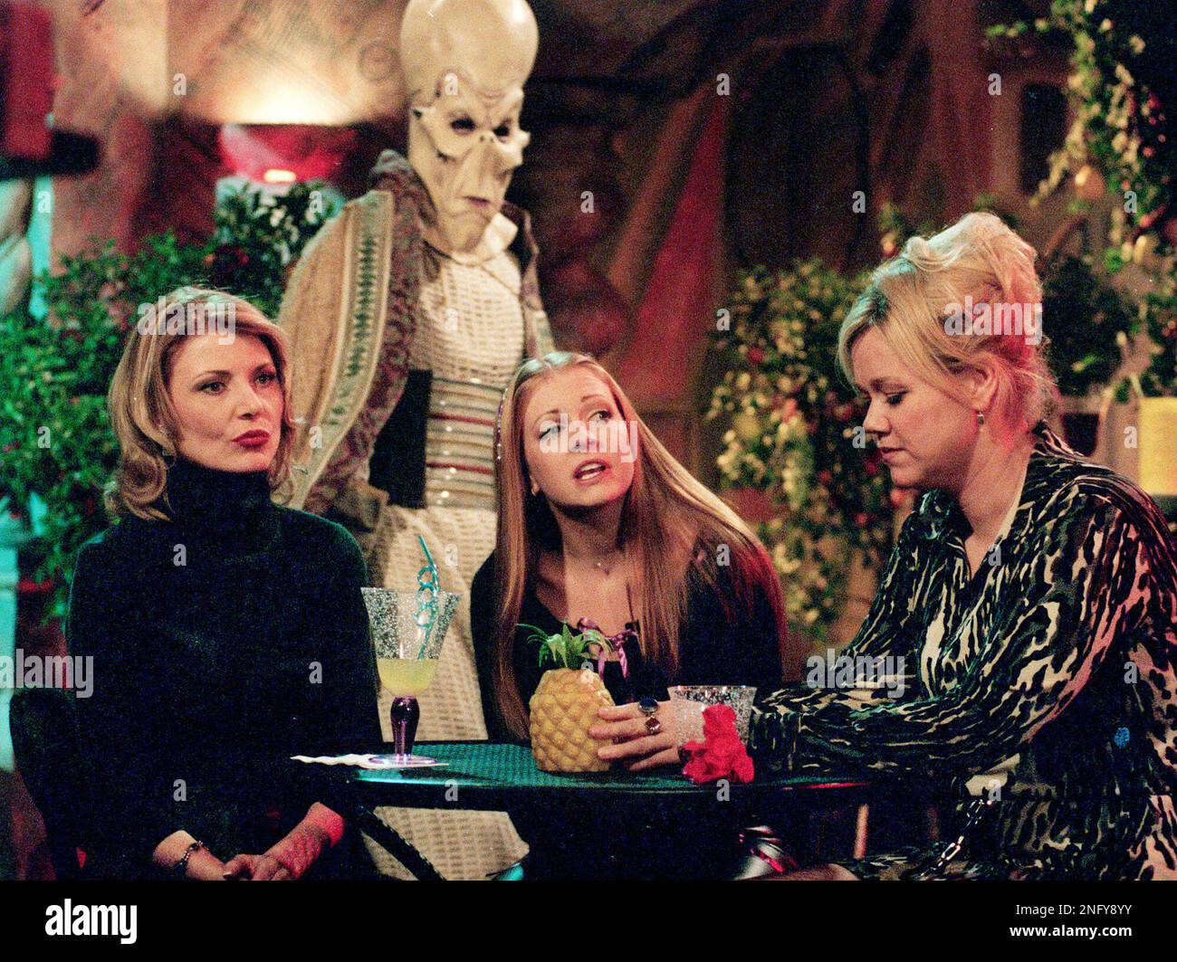 Melissa Joan Hart, star of the WB network series "Sabrina, the Teenage ...