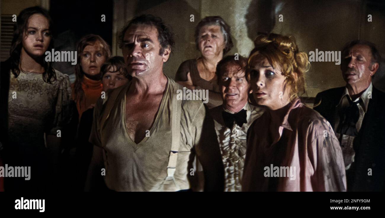 USA. Ernest Borgnine, Red Buttons, Roddy McDowall, Stella Stevens ...