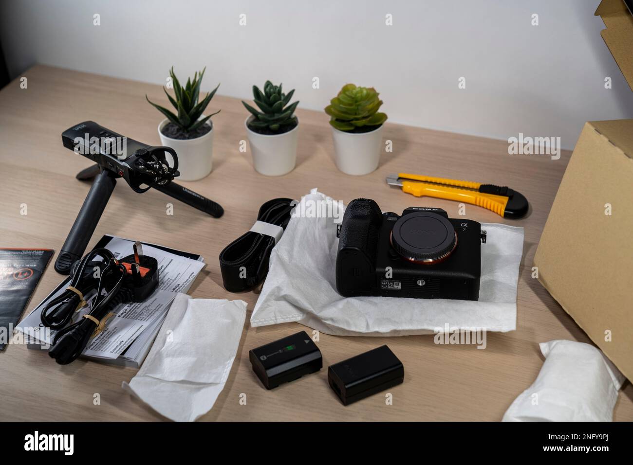 Sony Alpha a7 IV Full Frame hybrid MILC mirrorless camera, camera body ...