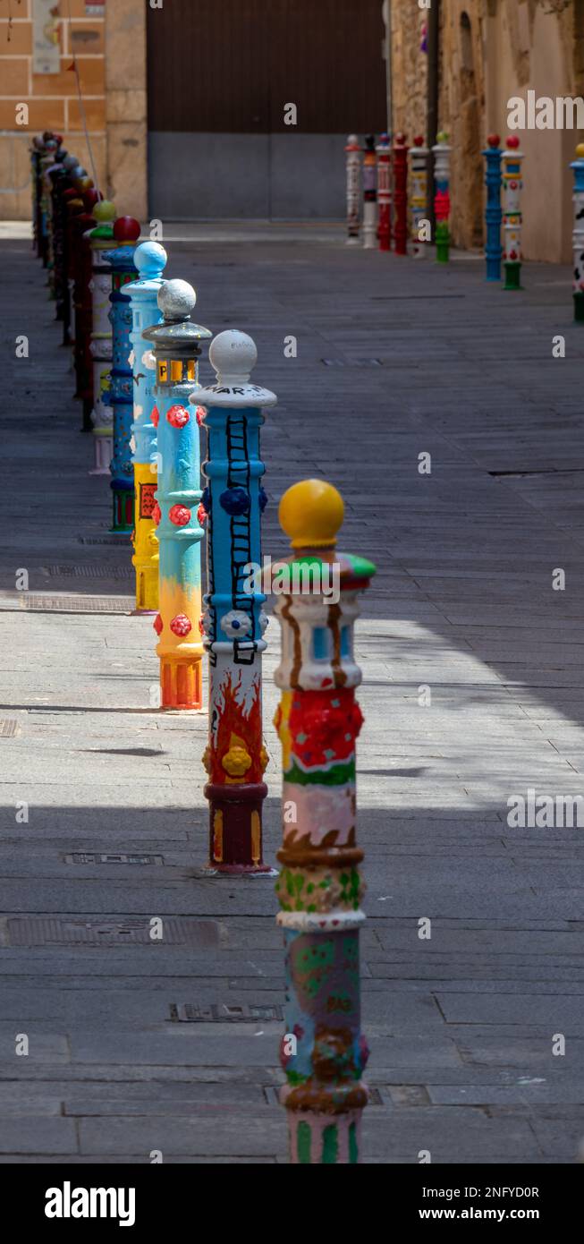 Bolardos colores hi-res stock photography and images - Alamy