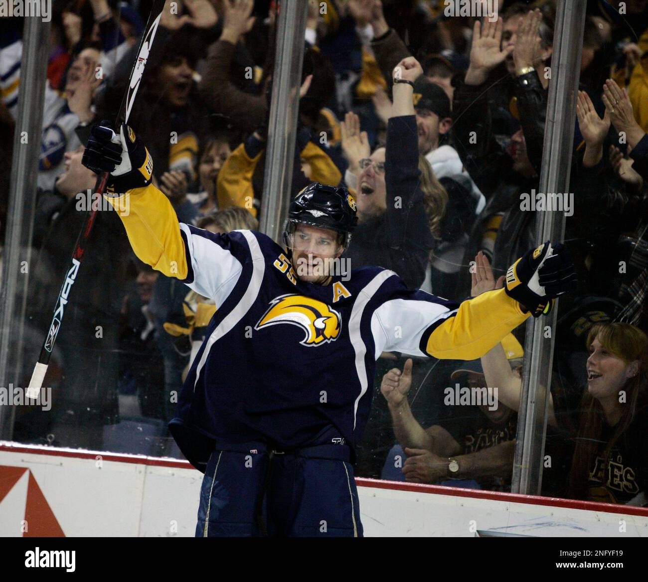 Buffalo Sabres' Jochen Hecht, of Germany, celebrates his goal against ...
