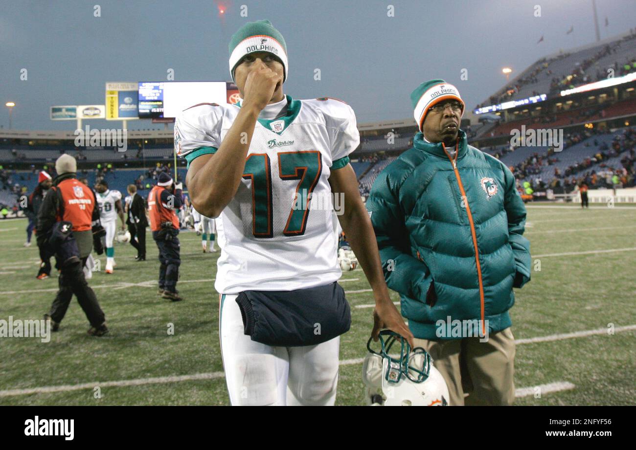 Miami Dolphins quarterback Cleo Lemon walks off the field after the NFL ...