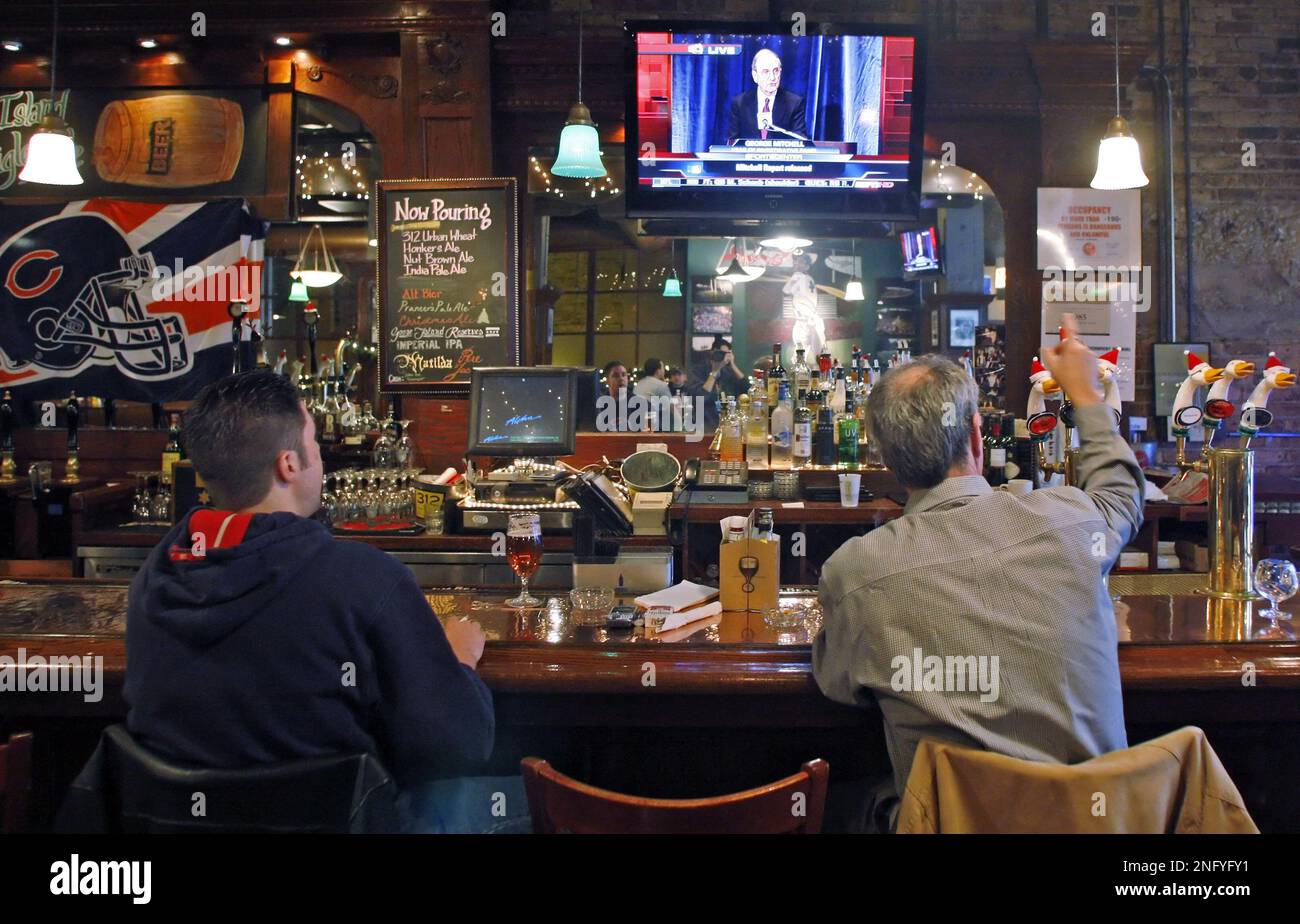 Dan Gruber, left, of Chicago, and Craig Peterson, of Kansas City, watch ...