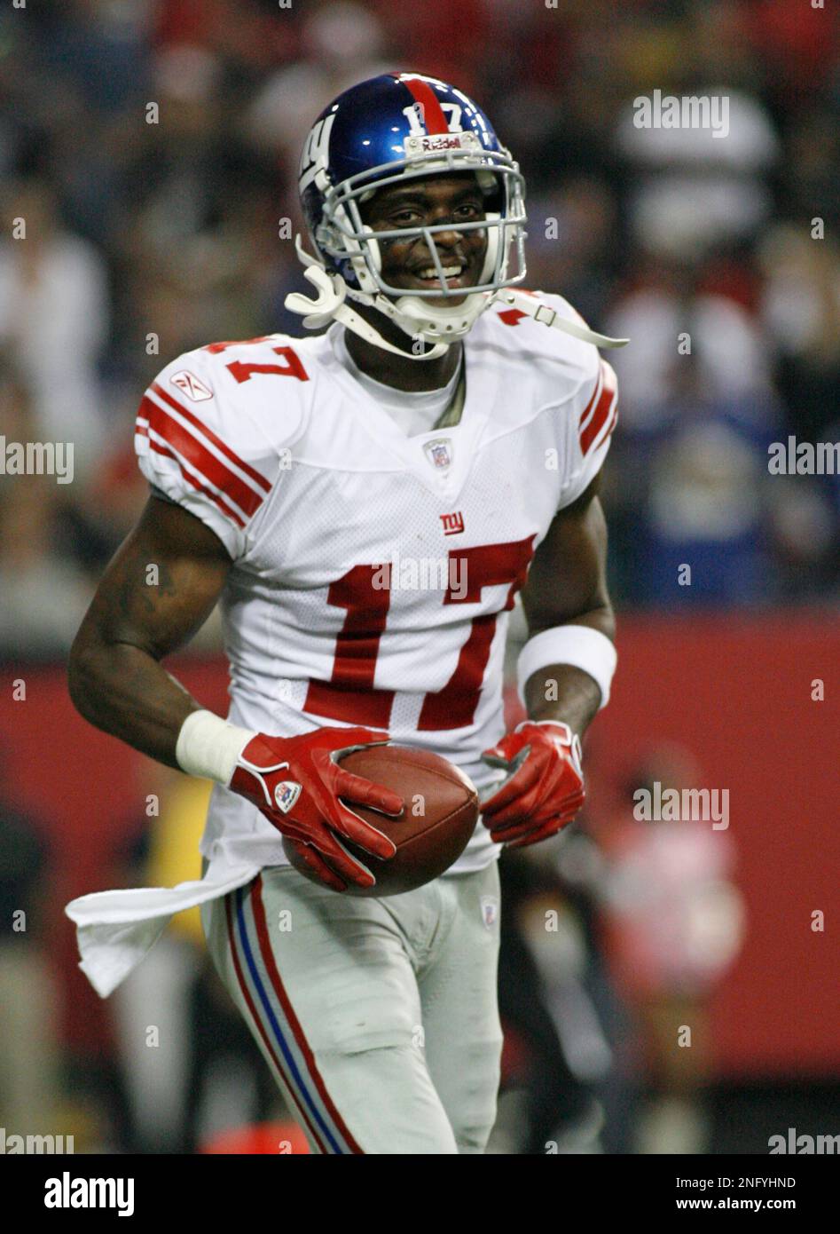 New York Giants wide receiver Plaxico Burress (17) during an NFL ...