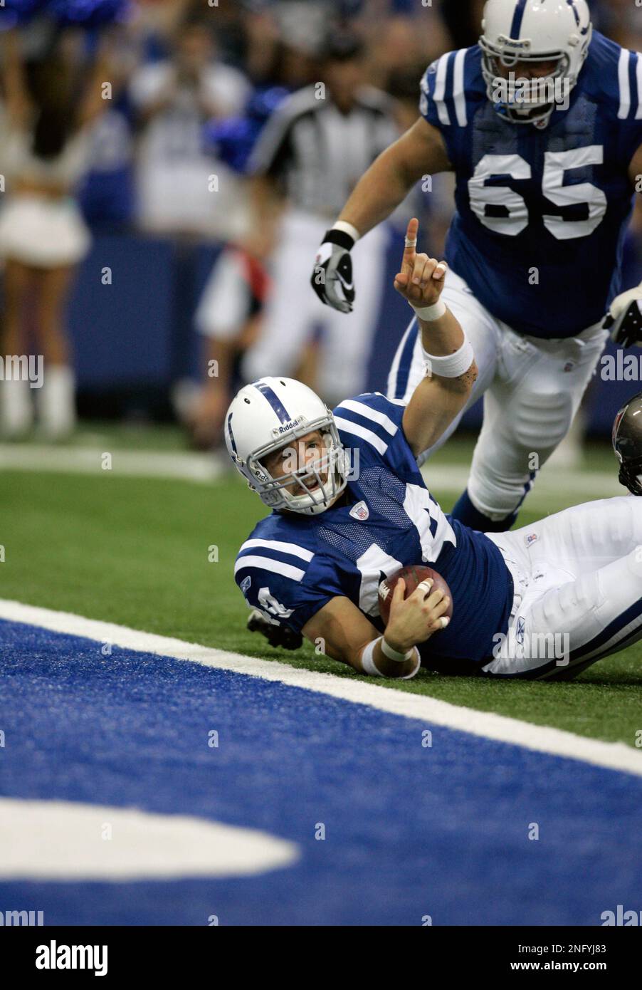 Indianapolis Colts tight end Dallas Clark (44) falls short of a ...