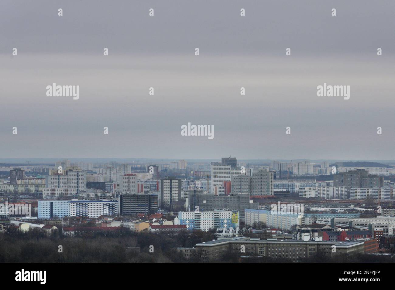 Blick auf eine Plattenbau-Siedlung im Nord-Osten von Berlin am 9 ...