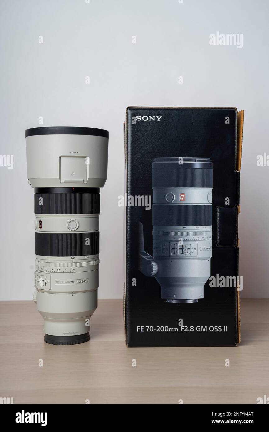 New G-Master Sony FE 70-200mm f2.8 GM OSS II lens and box. Unboxing ...