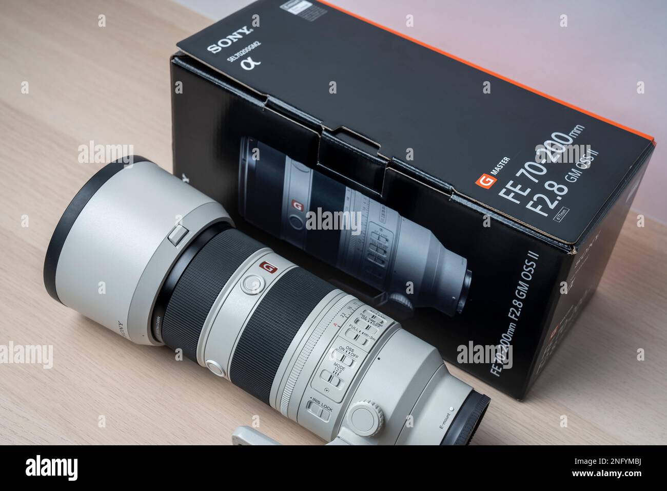 New G-Master Sony FE 70-200mm f2.8 GM OSS II lens and box. Unboxing ...