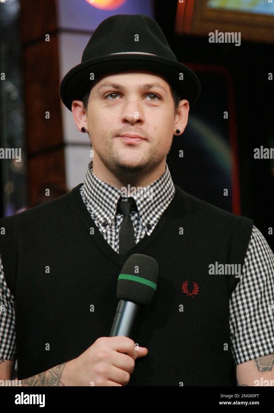 Good Charlotte band member Joel Madden makes an appearance on MTV's ...