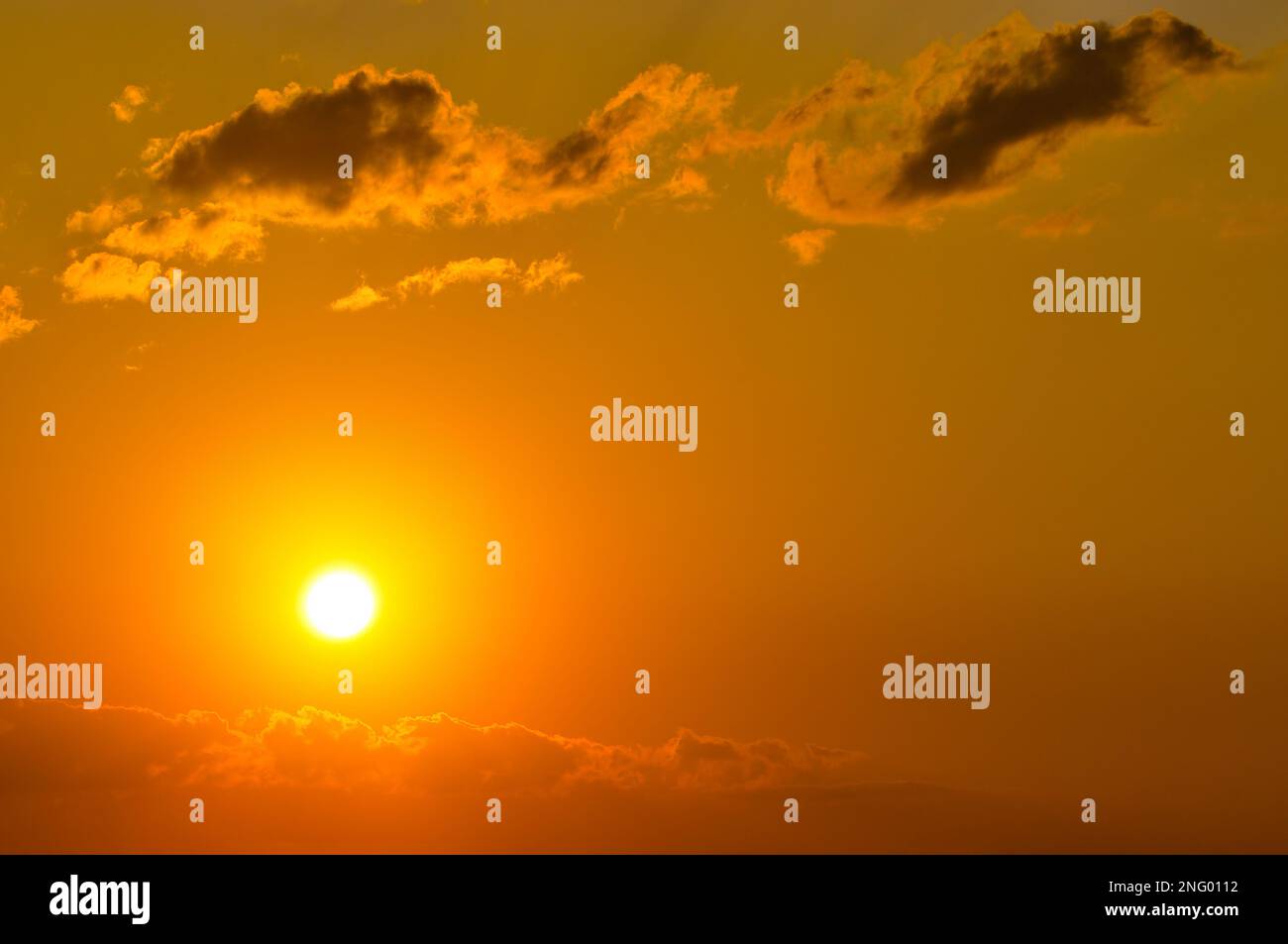 Dramatic sunrise in yellow sky hi-res stock photography and images - Alamy