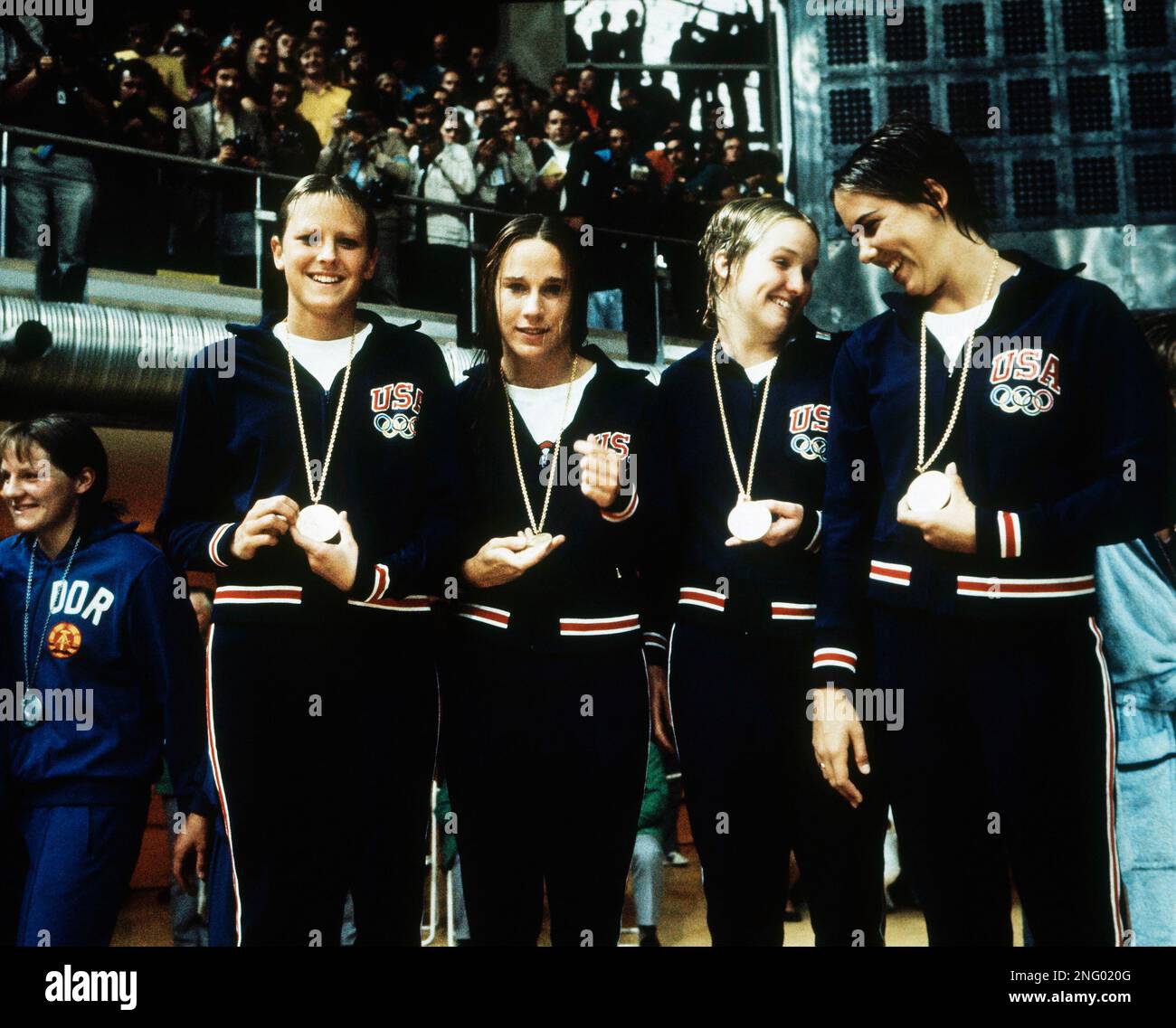 The American Swimming Freestyle Relay Team shows off their gold medals ...