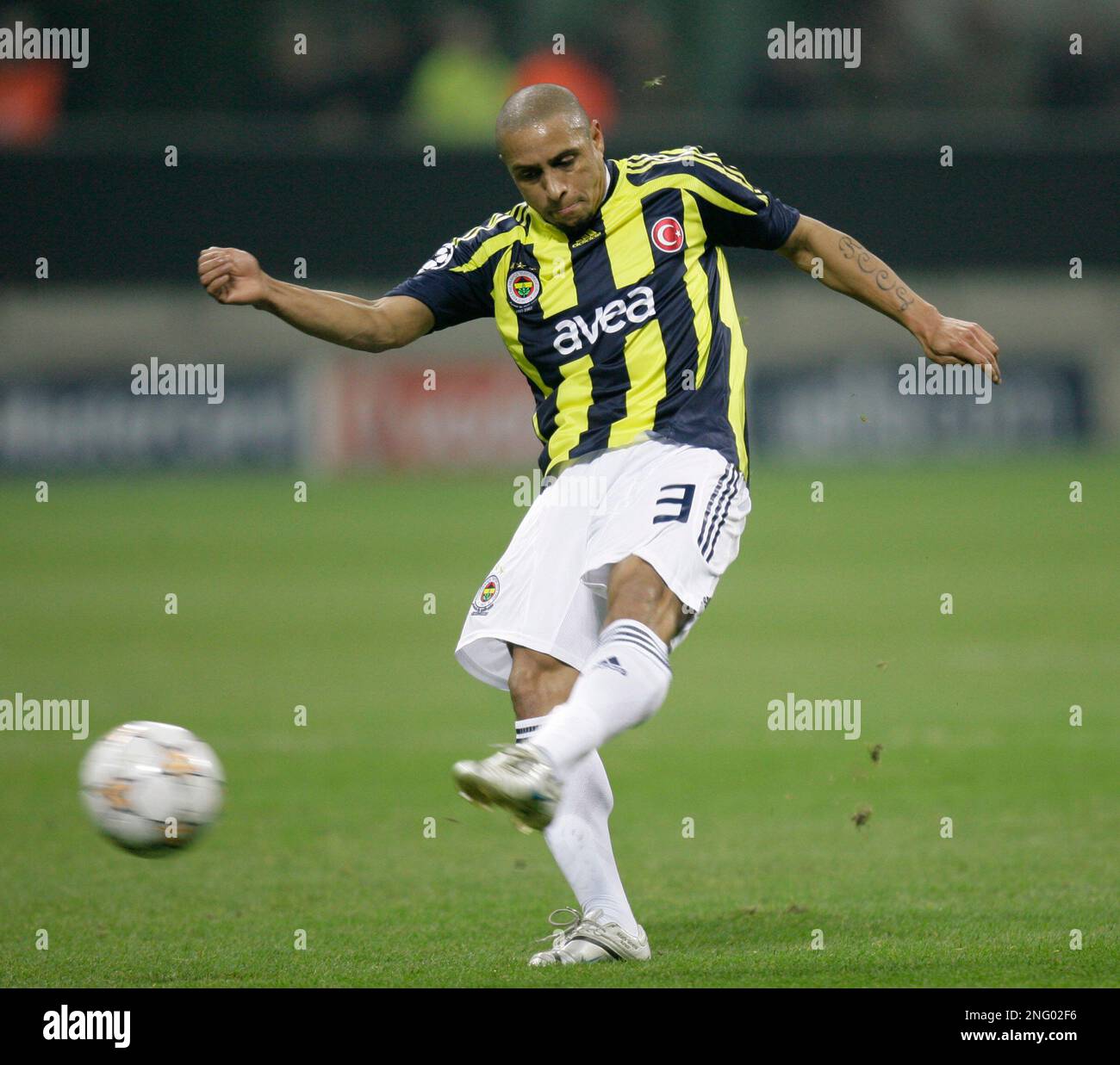 Fenerbahce Brazilian defender Roberto Carlos during a Champions League ...