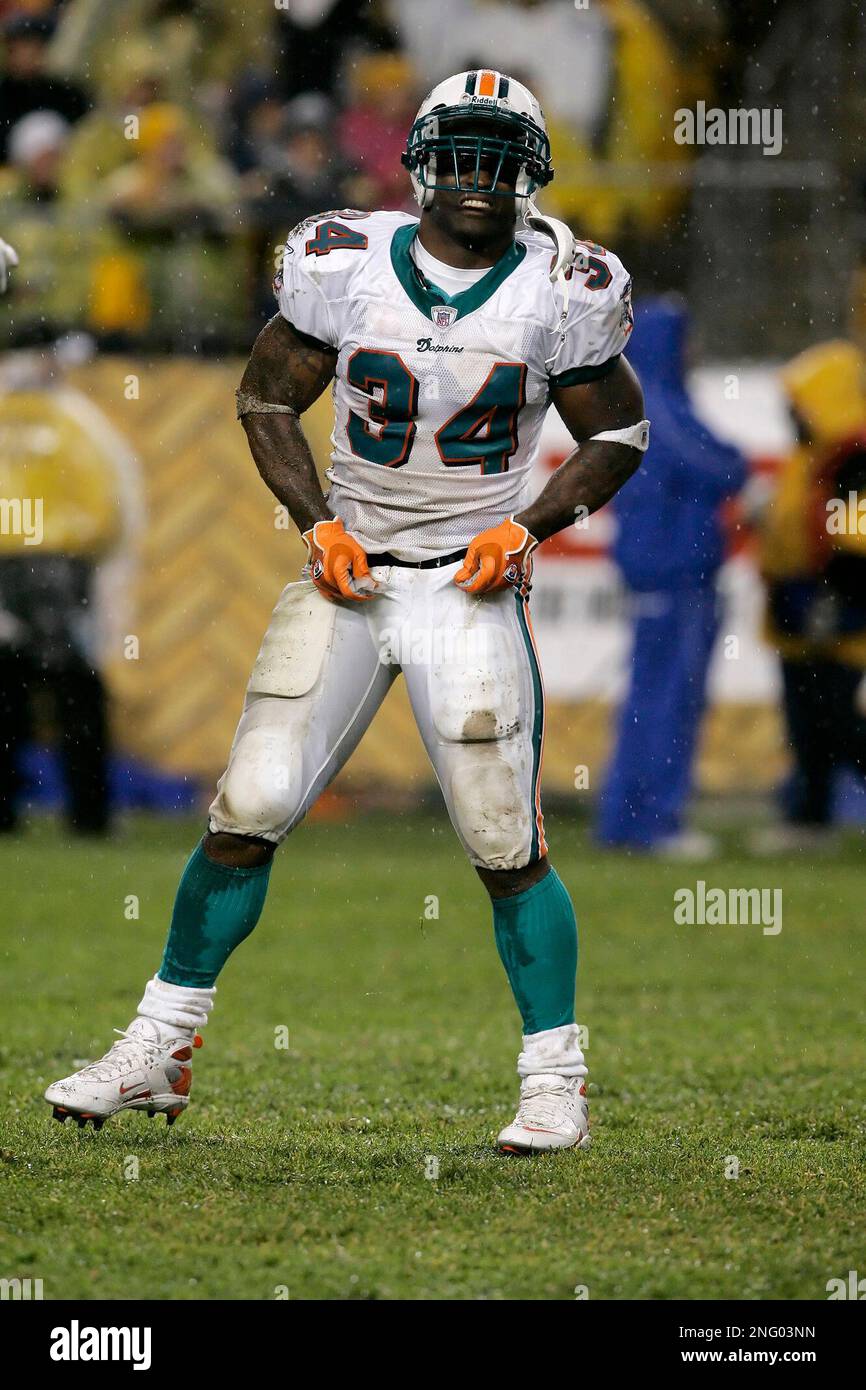 Miami Dolphins running back Ricky Williams (34) on the field during NFL ...