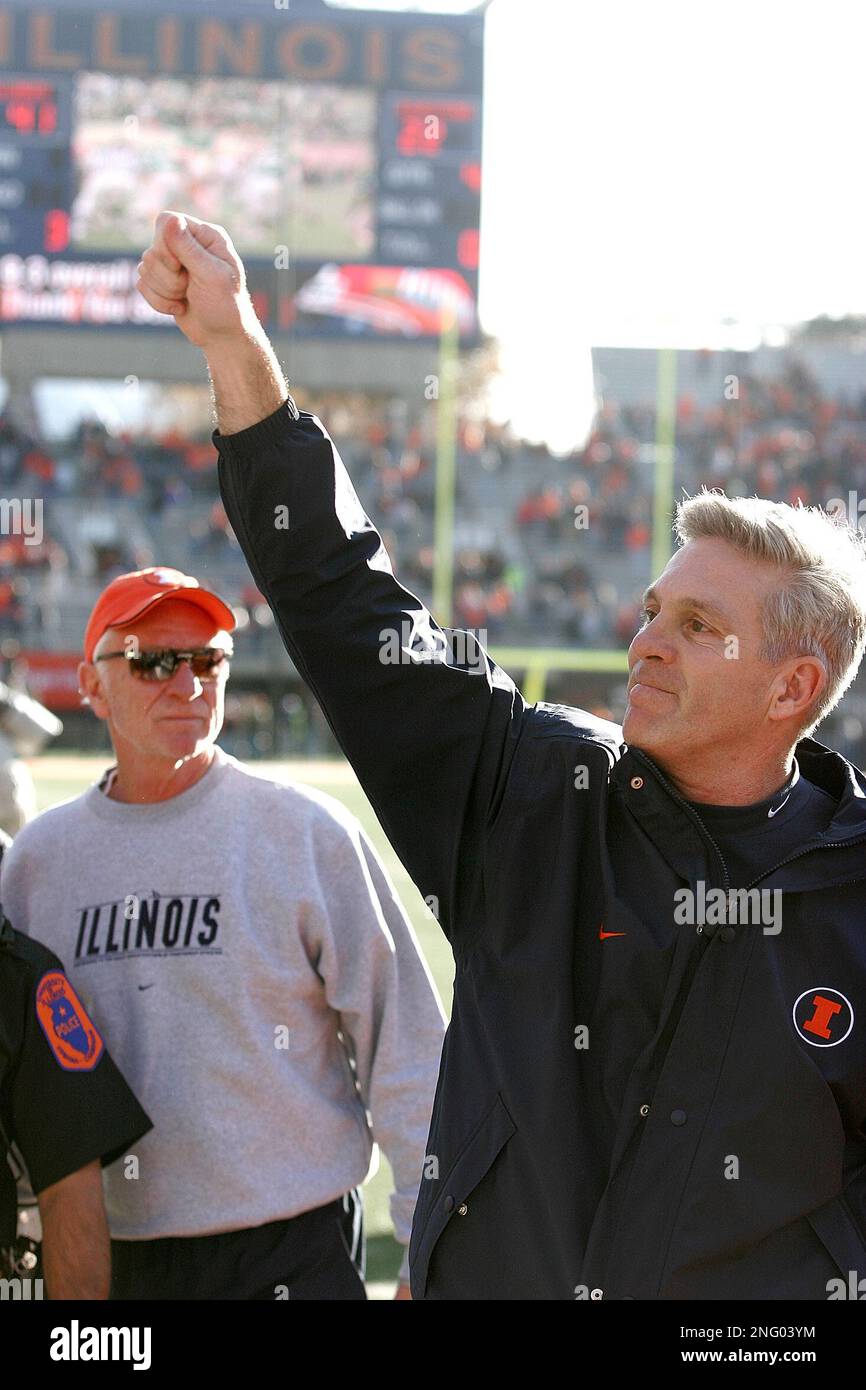 Illinois' Head Coach Ron Zook celebrates after defeating Northwestern ...