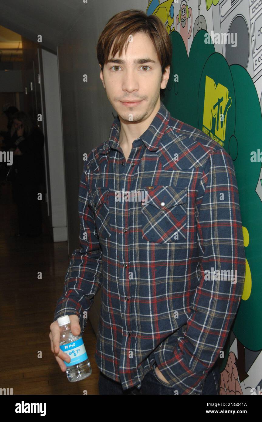 Actor Justin Long makes an appearance on MTV's Total Request Live at ...