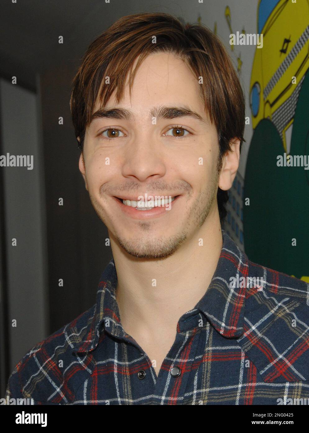 Actor Justin Long makes an appearance on MTV's Total Request Live at ...
