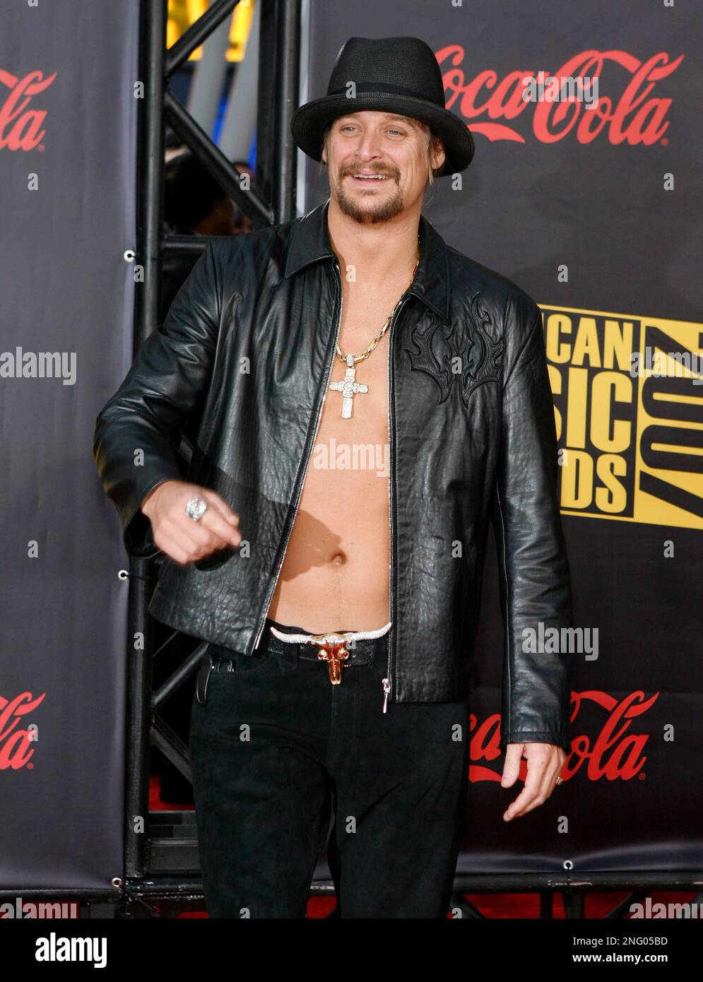 Kid Rock arrives at the American Music Awards in Los Angeles on Sunday ...