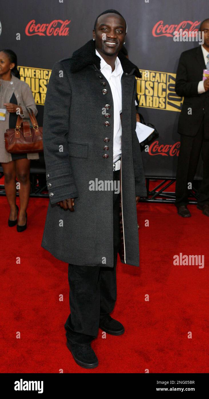 Akon arrives at the American Music Awards in Los Angeles on Sunday, Nov ...