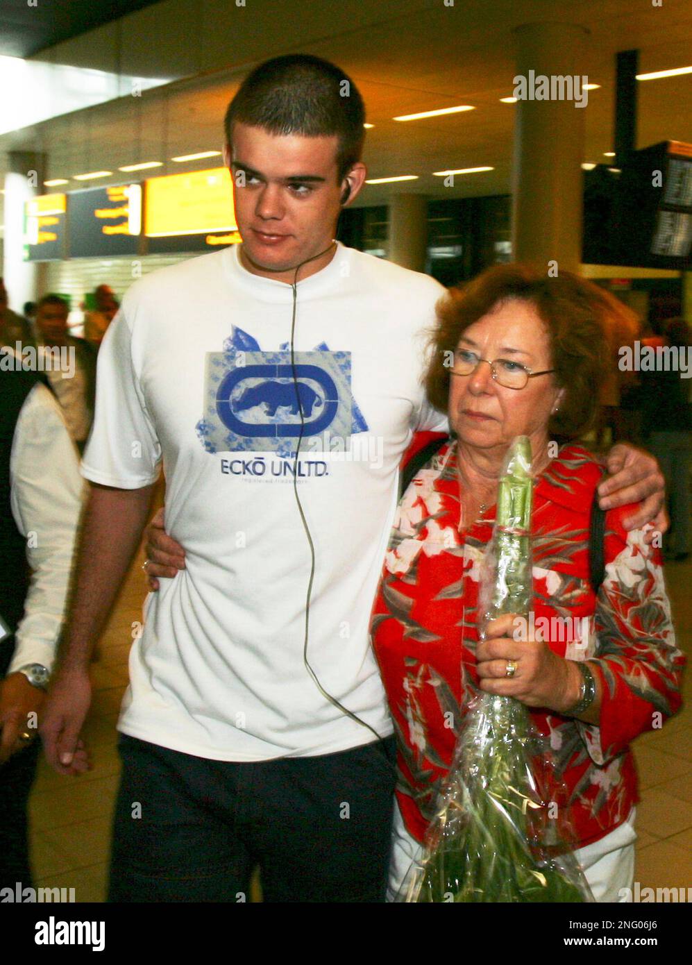 Eighteen-year old Dutch student Joran van der Sloot, left, a resident ...