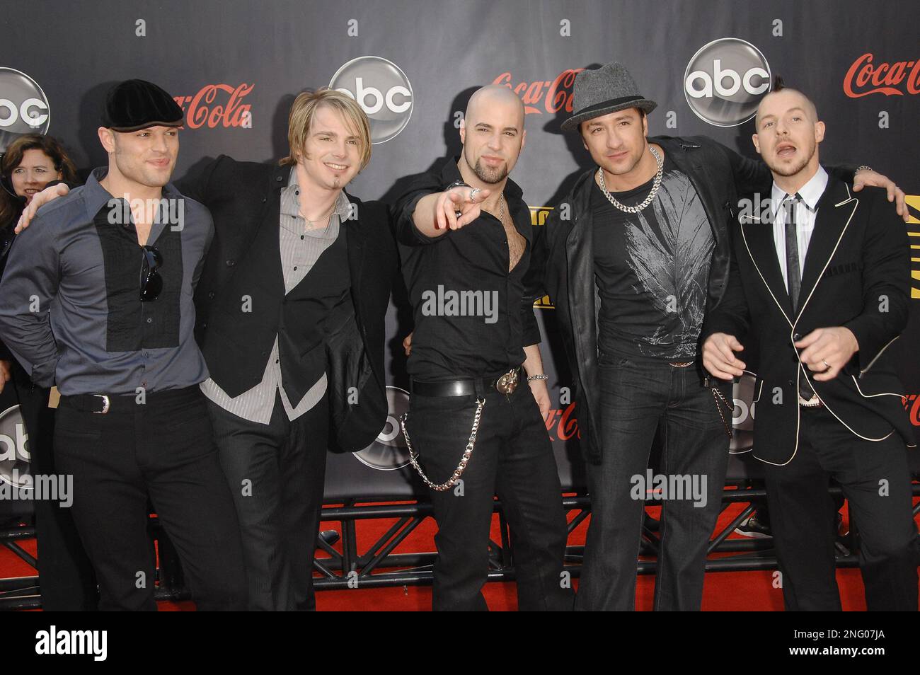 Daughtry arrives at the American Music Awards in Los Angeles on Sunday ...