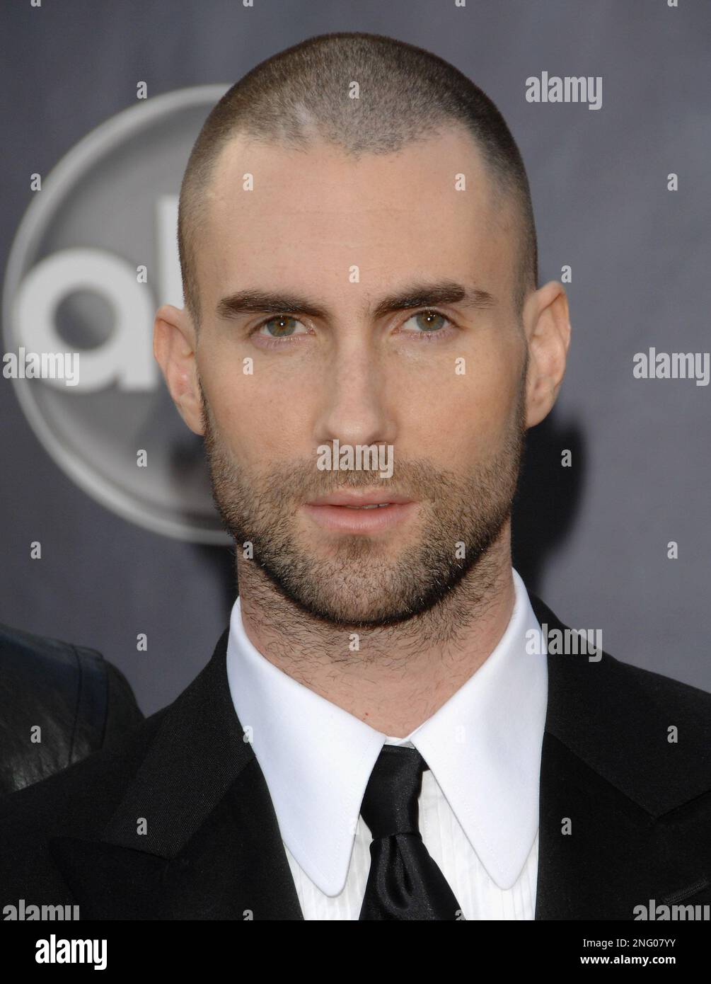 Singer Adam Levine arrives at the American Music Awards in Los Angeles ...
