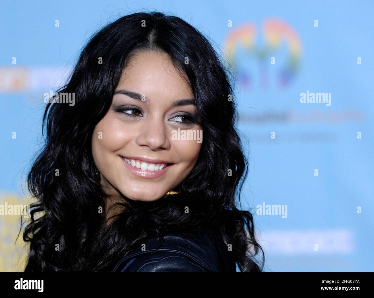 Vanessa Hudgens turns back for photographers at the "High School ...