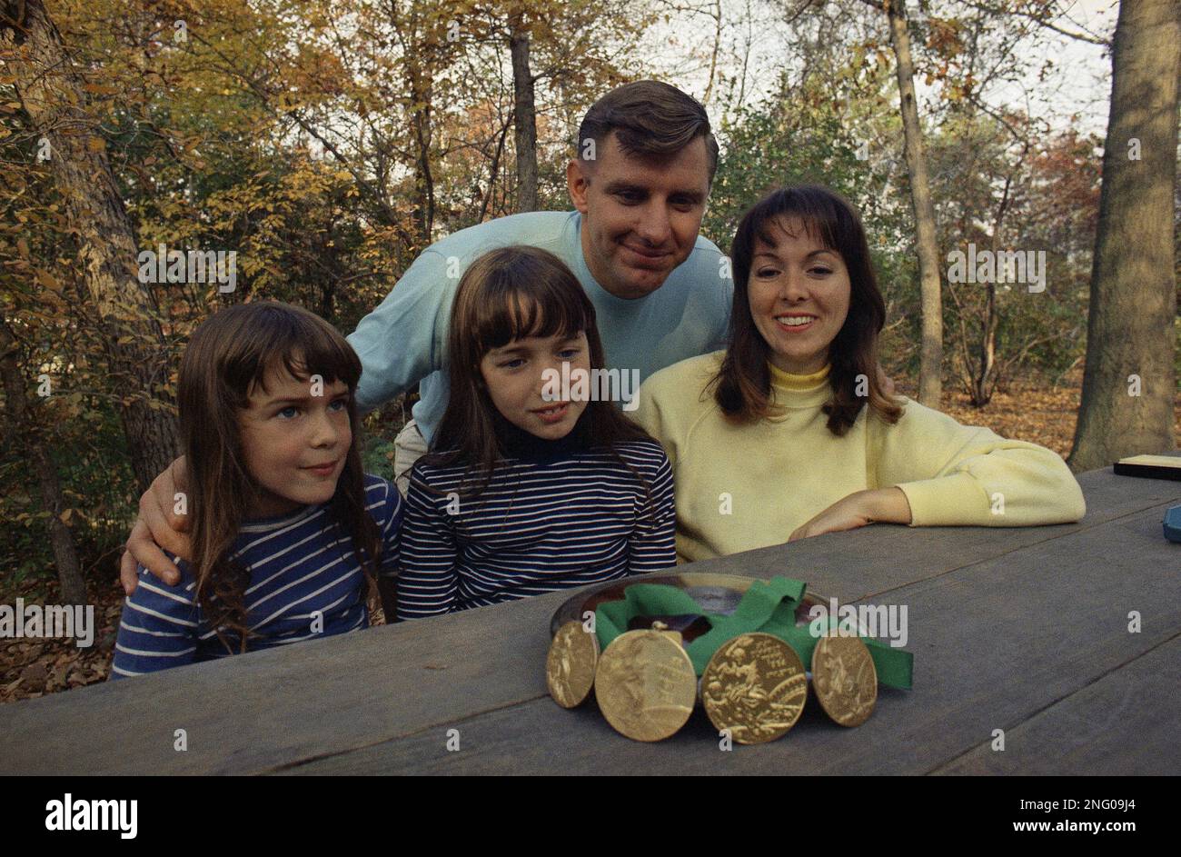 Seen here is four-time Olympic gold medal discus champion, Al Oerter ...