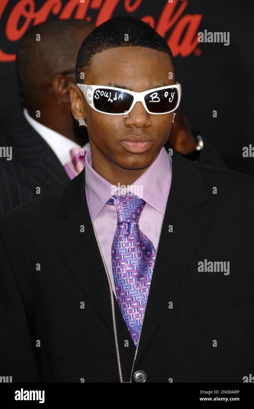 Soulja Boy arrives at the American Music Awards in Los Angeles on ...