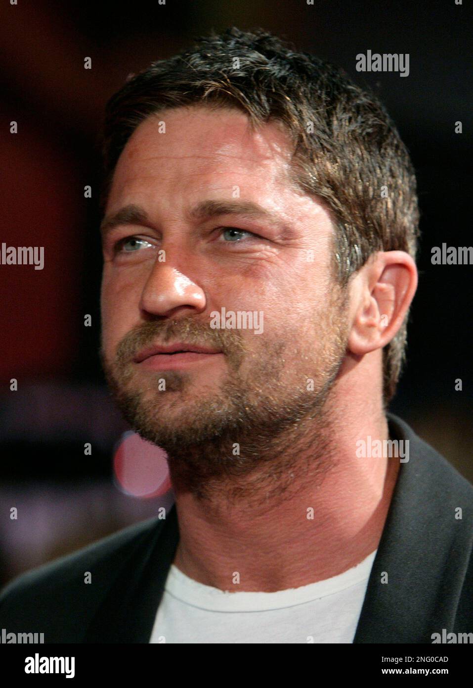 Gerard Butler arrives at the 2007 Victoria's Secret Fashion Show in Los ...