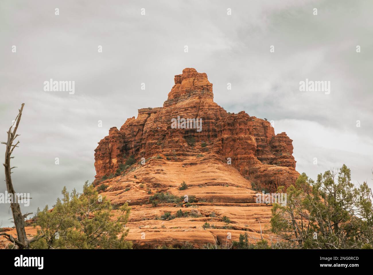 Beautiful Bell Rock at red rock formations in coconino national forest ...