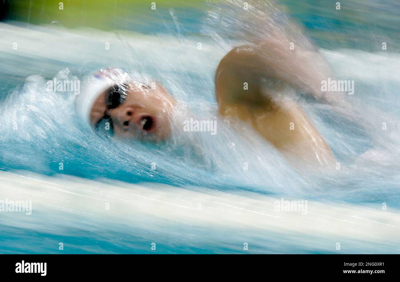 Park Tae-hwan of South Korea swims to victory in the men's 1500 meter ...