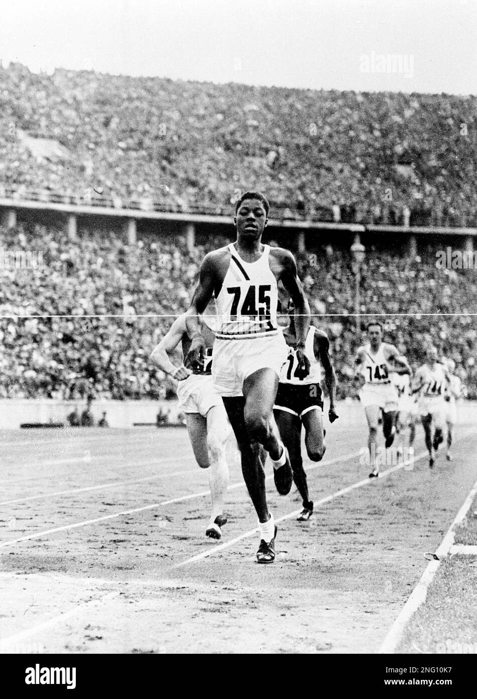 ** FILE ** John Woodruff, a freshman at the University of Pittsburgh ...