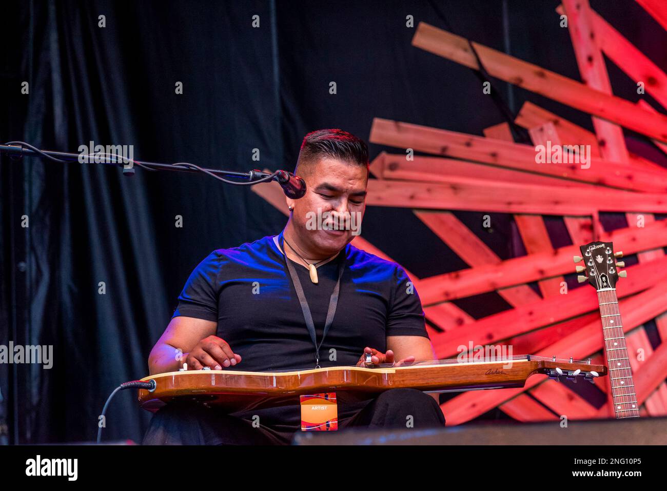 Indigenous guitarist, Jason Burnstick Stock Photo - Alamy