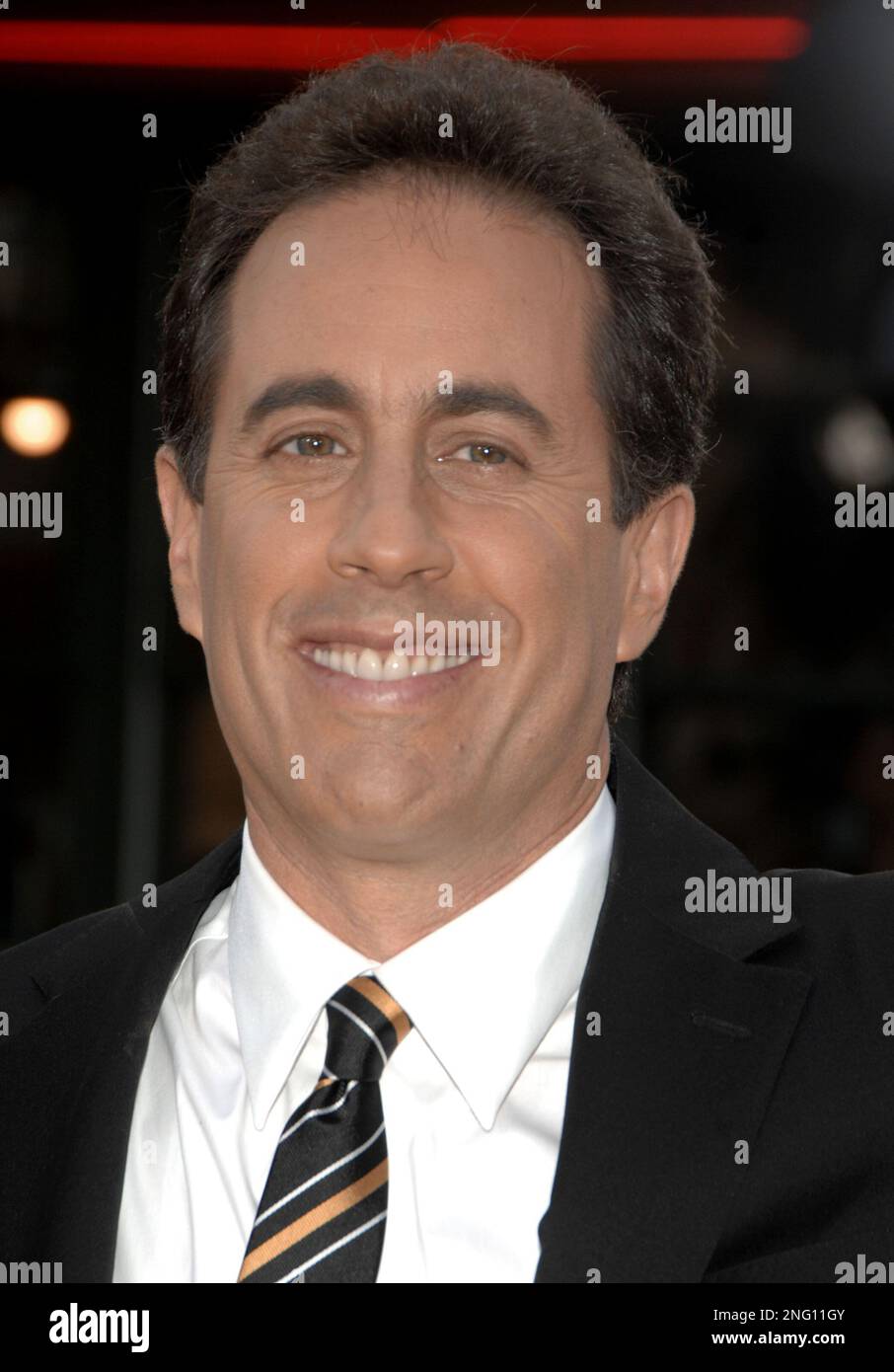 Actor Jerry Seinfeld arrives at the premiere of "Bee Movie" in Los ...