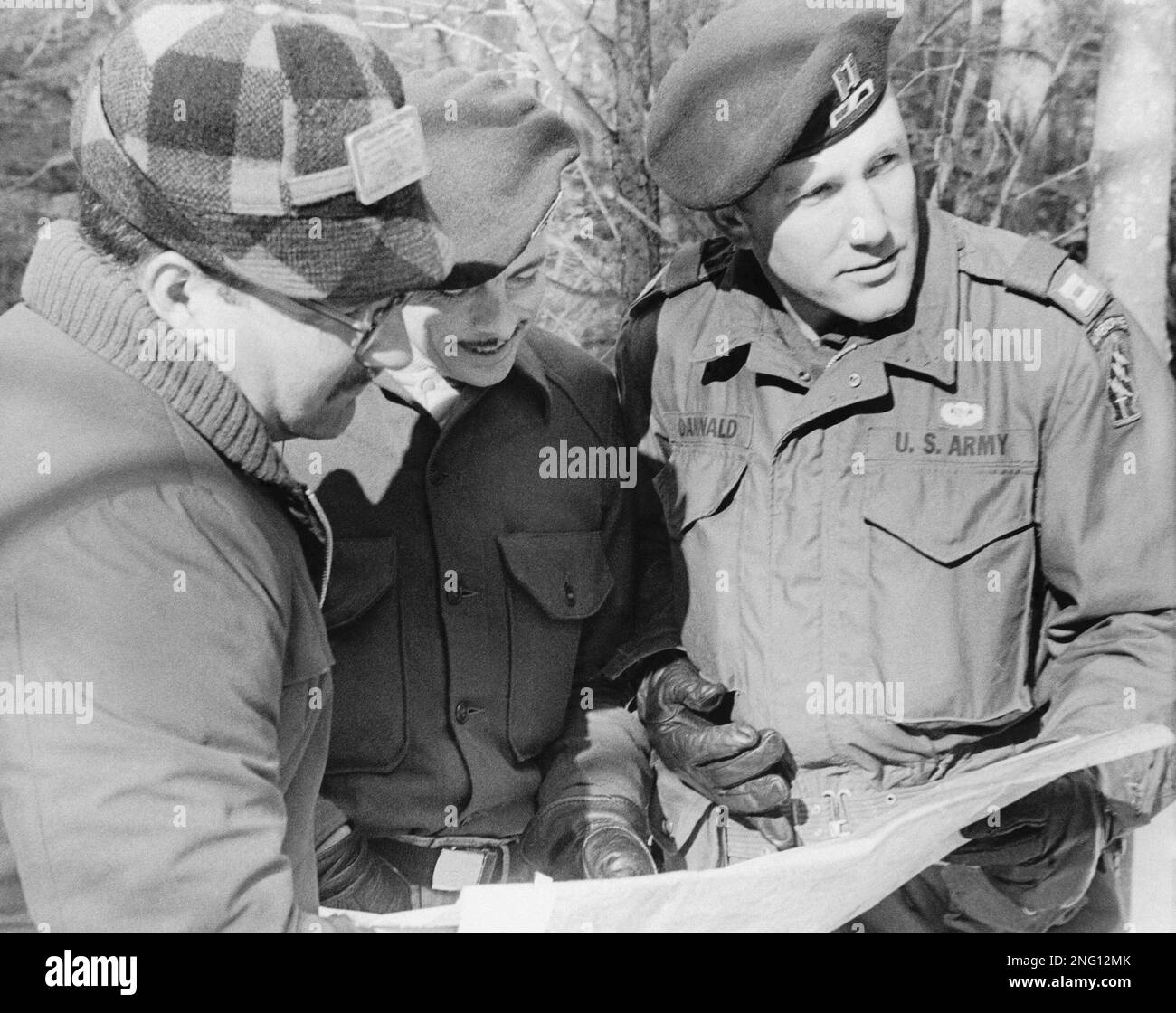 Green Beret members of the 6th Special Forces Group (airborne), from Ft ...