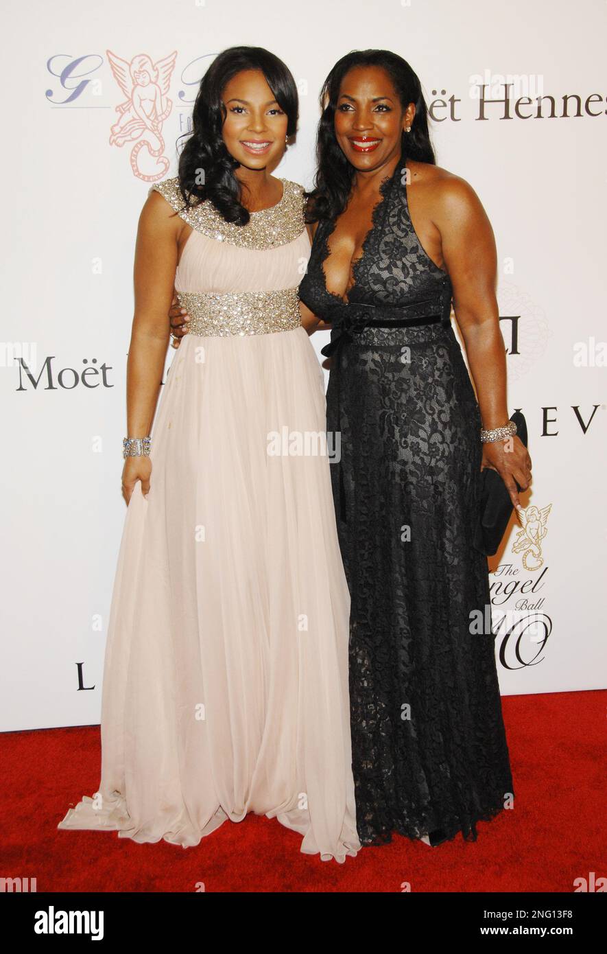 Singer Ashanti, left, poses with her mother and manager Tina Douglas at ...