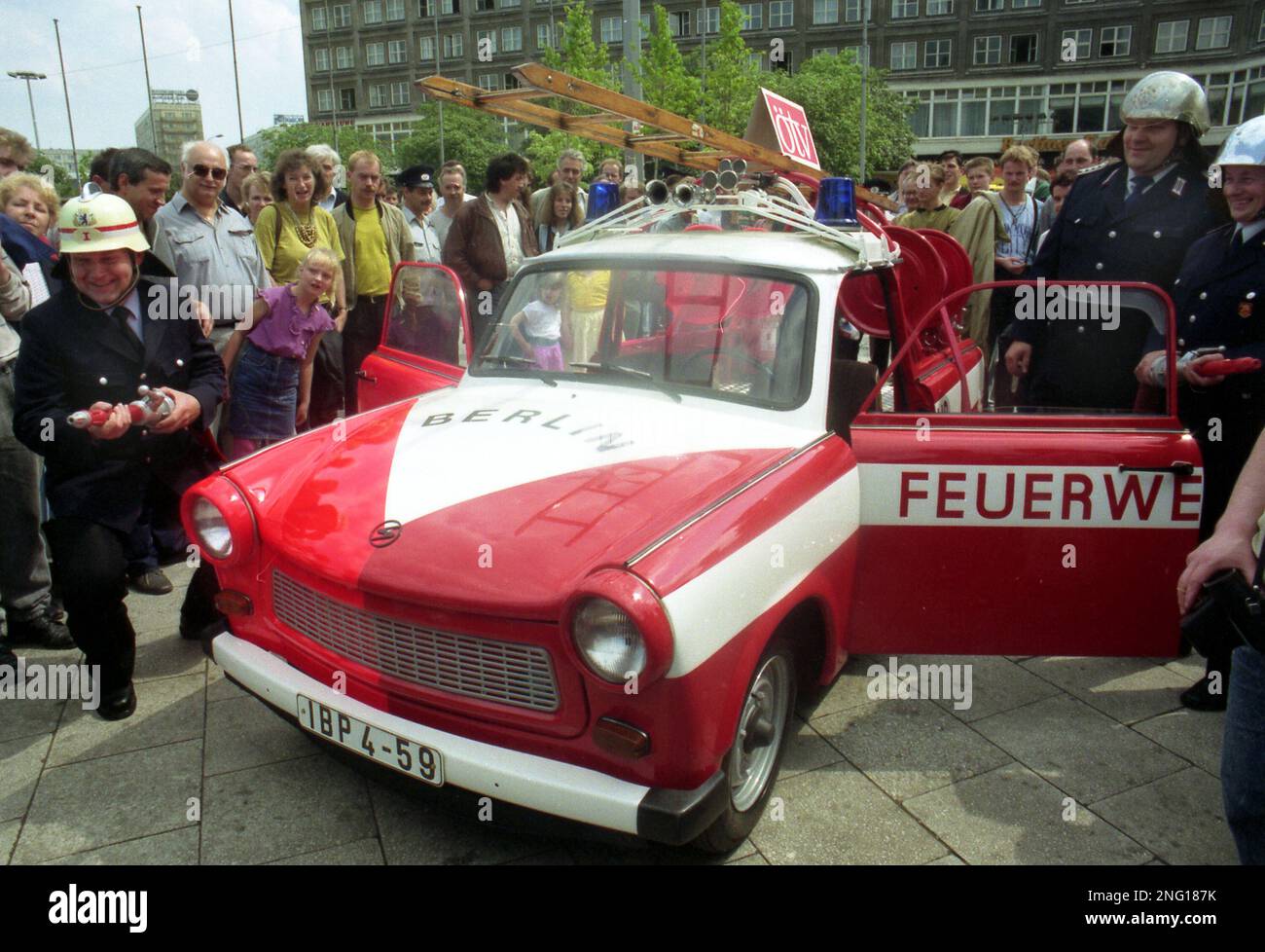 East German fire fighter Bodo Grassmann, right, and his western ...