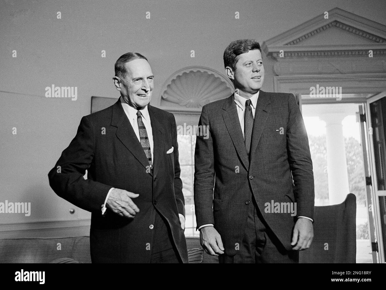 U.S. President John Kennedy and General of the Army Douglas MacArthur ...