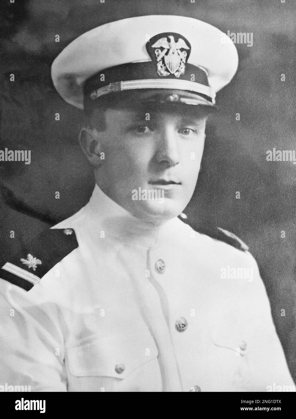 Herbert Reiner, Jr., an American Navy officer, seized the assassin of ...