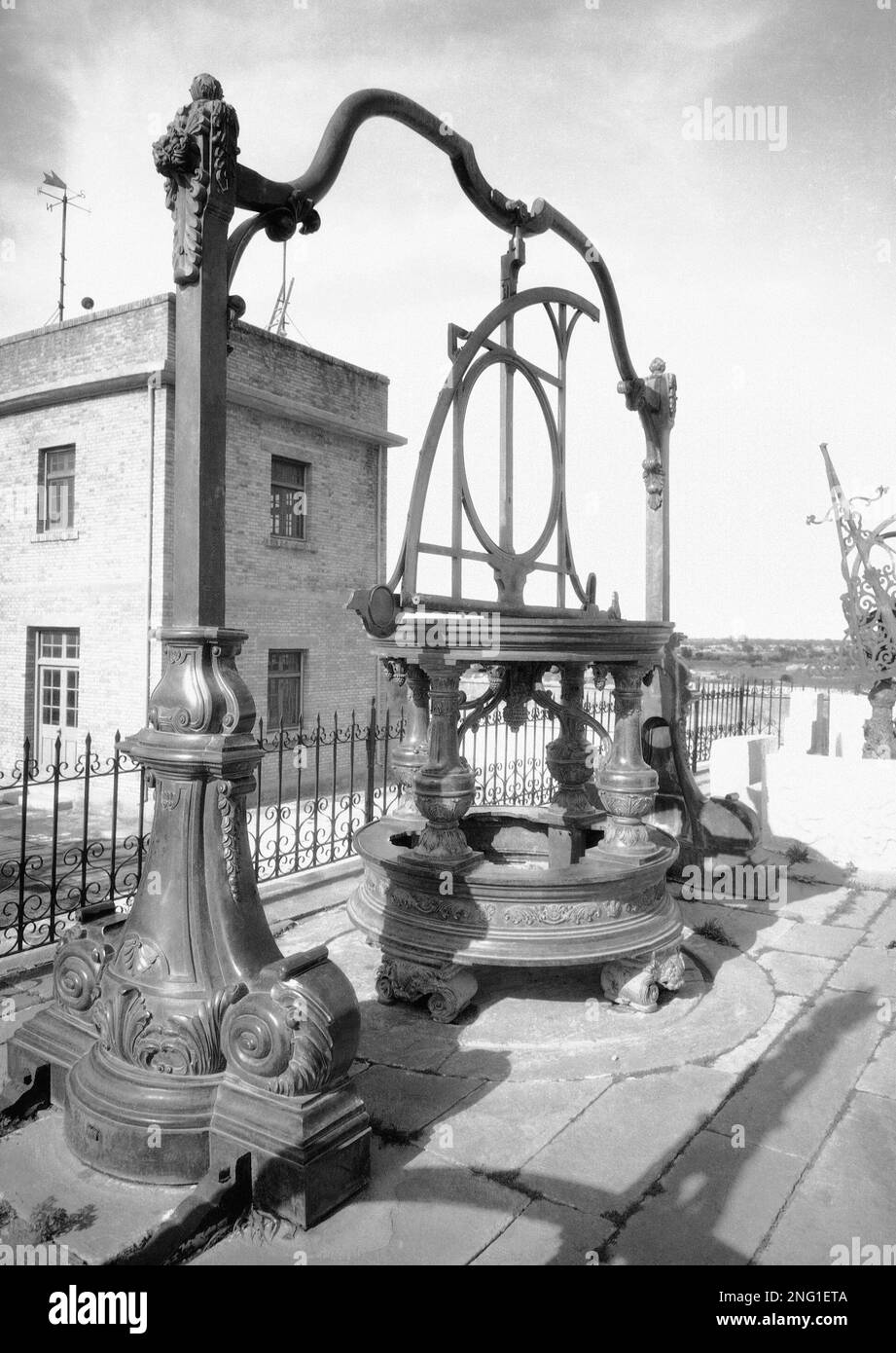 Ancient astronomical instruments of bronz and copper in Beijing's ...