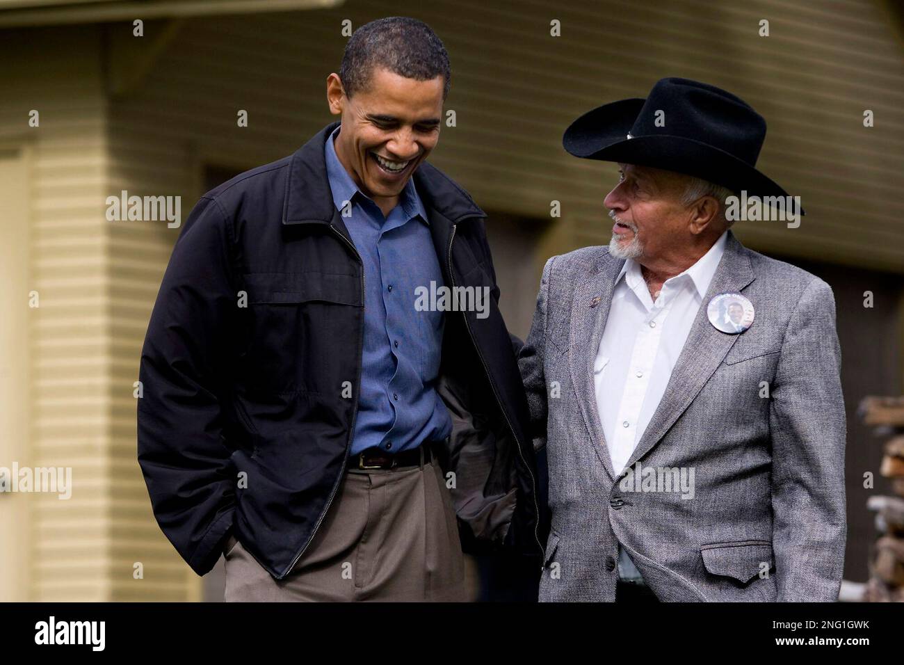 Democratic presidential hopeful Sen. Barack Obama, D-Ill., talks with ...