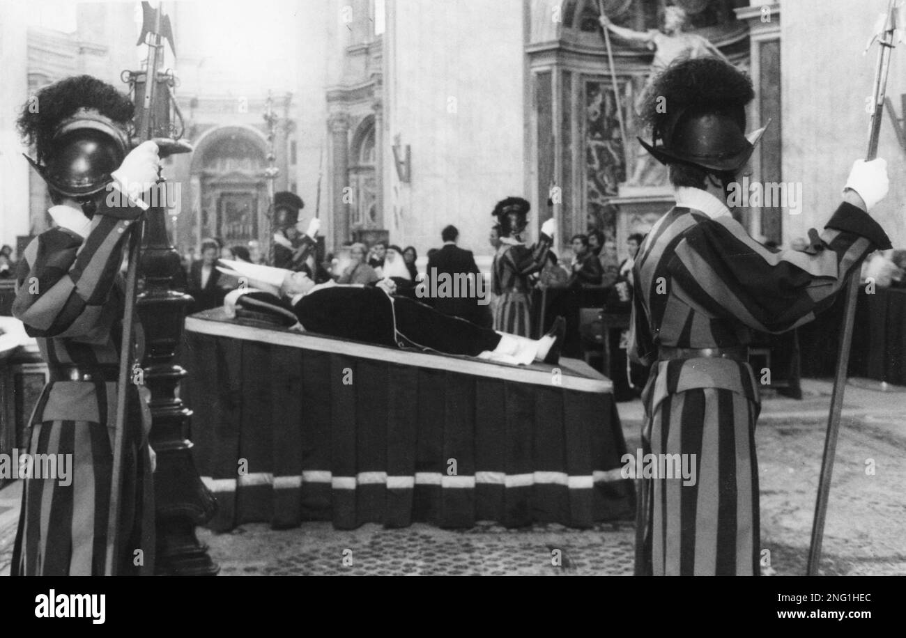 The body of Pope John Paul I lying in state in St. Peter's basilica Oct ...