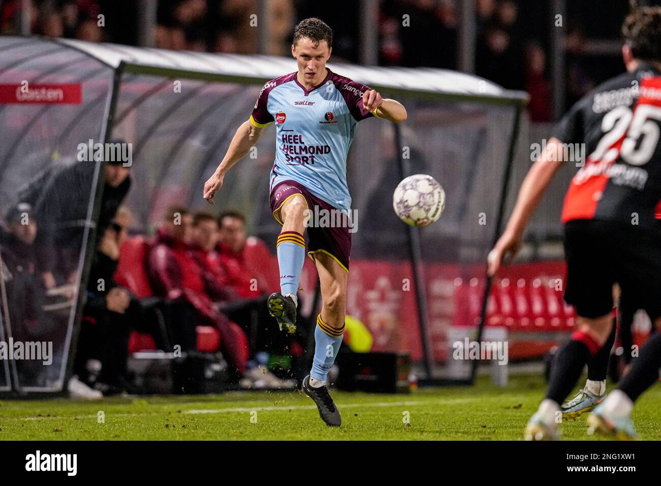 ALMERE, NETHERLANDS - FEBRUARY 17: Martijn Kaars of Helmond Sport ...