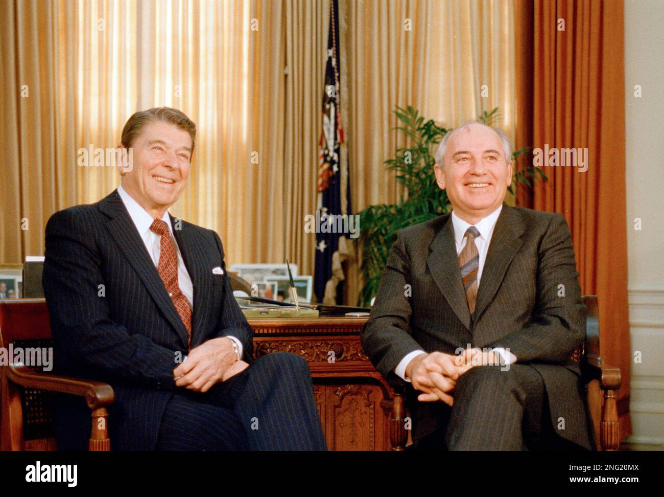 President Ronald Reagan meets with Soviet leader Mikhail Gorbachev in ...