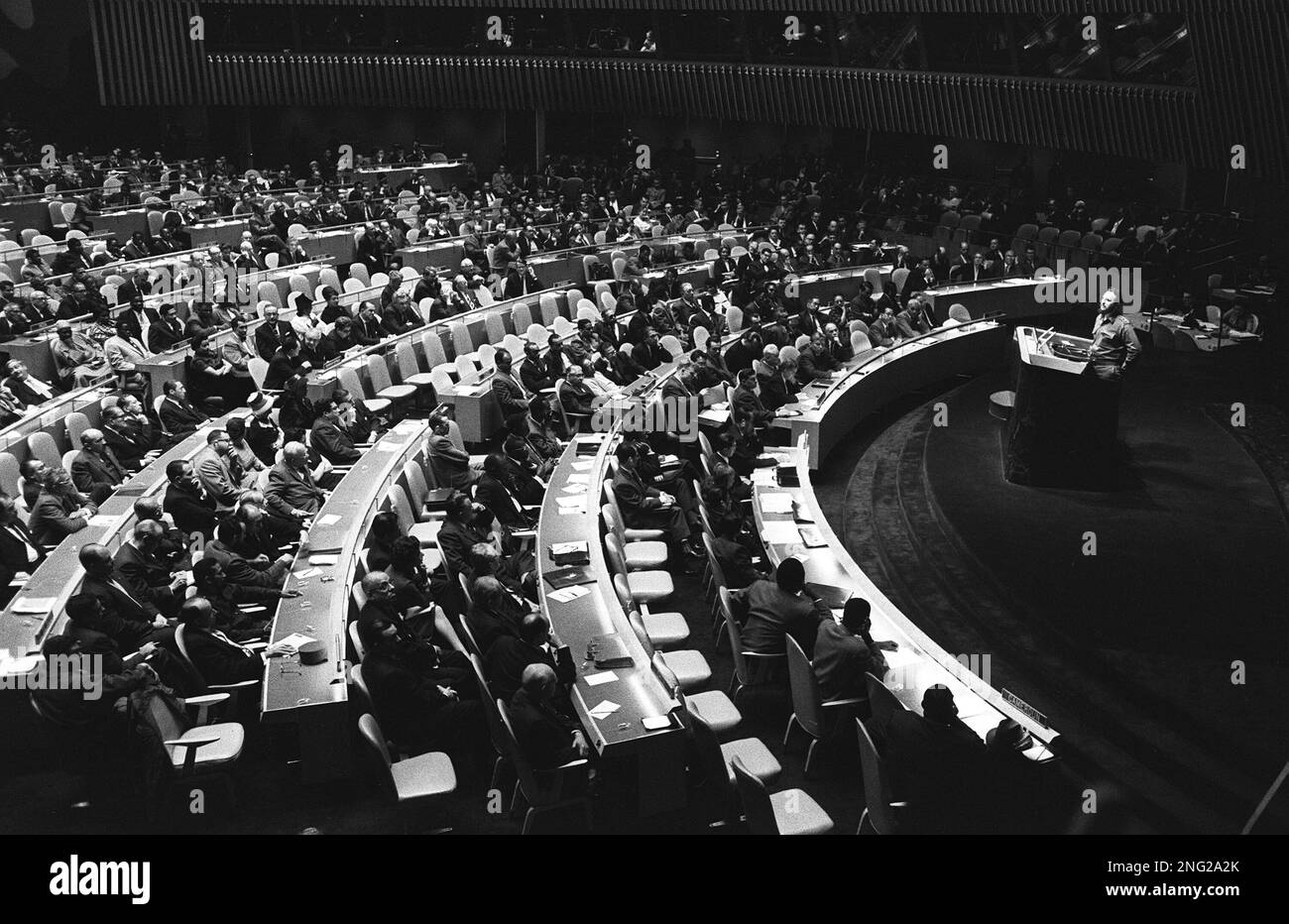 Cuban leader Fidel Castro addresses the United Nations General Assembly ...